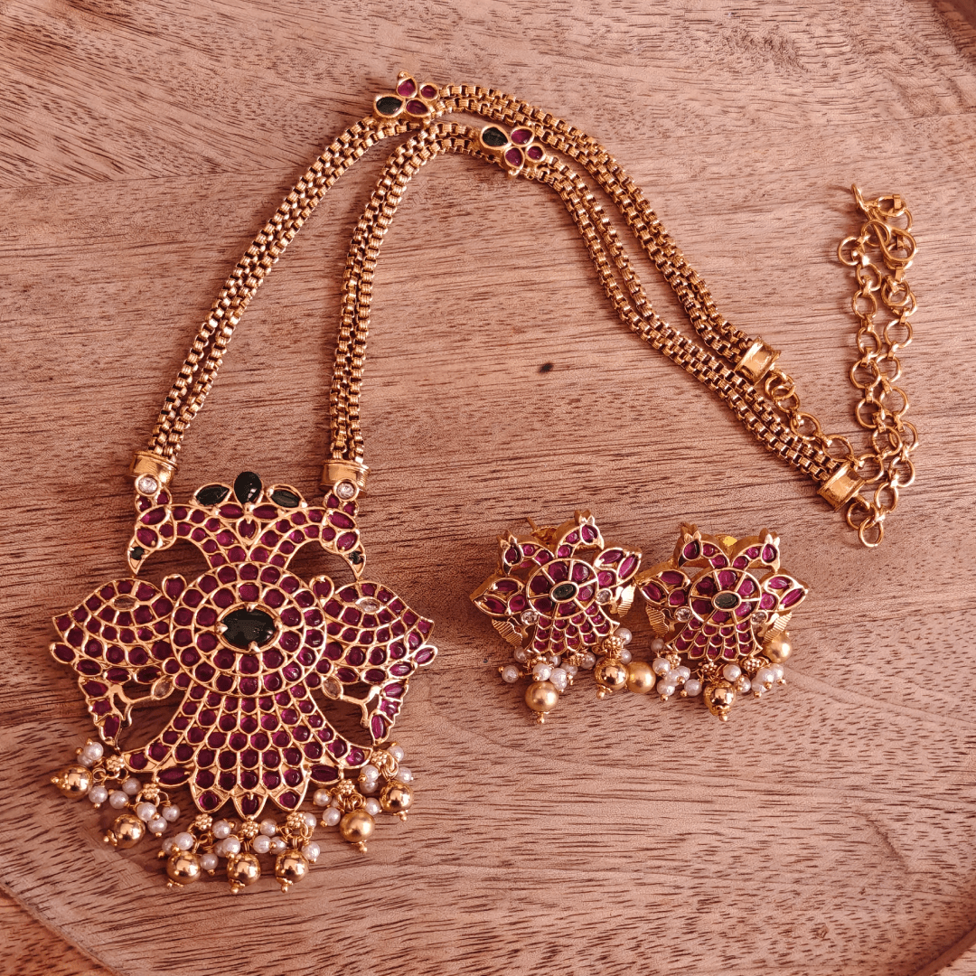 Gandaberunda pendant set with rettai vadam chain (Leaf mogappu chain ...
